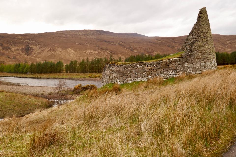 Ben Hope and Dun Dornaigil Broch - Scotlandguides